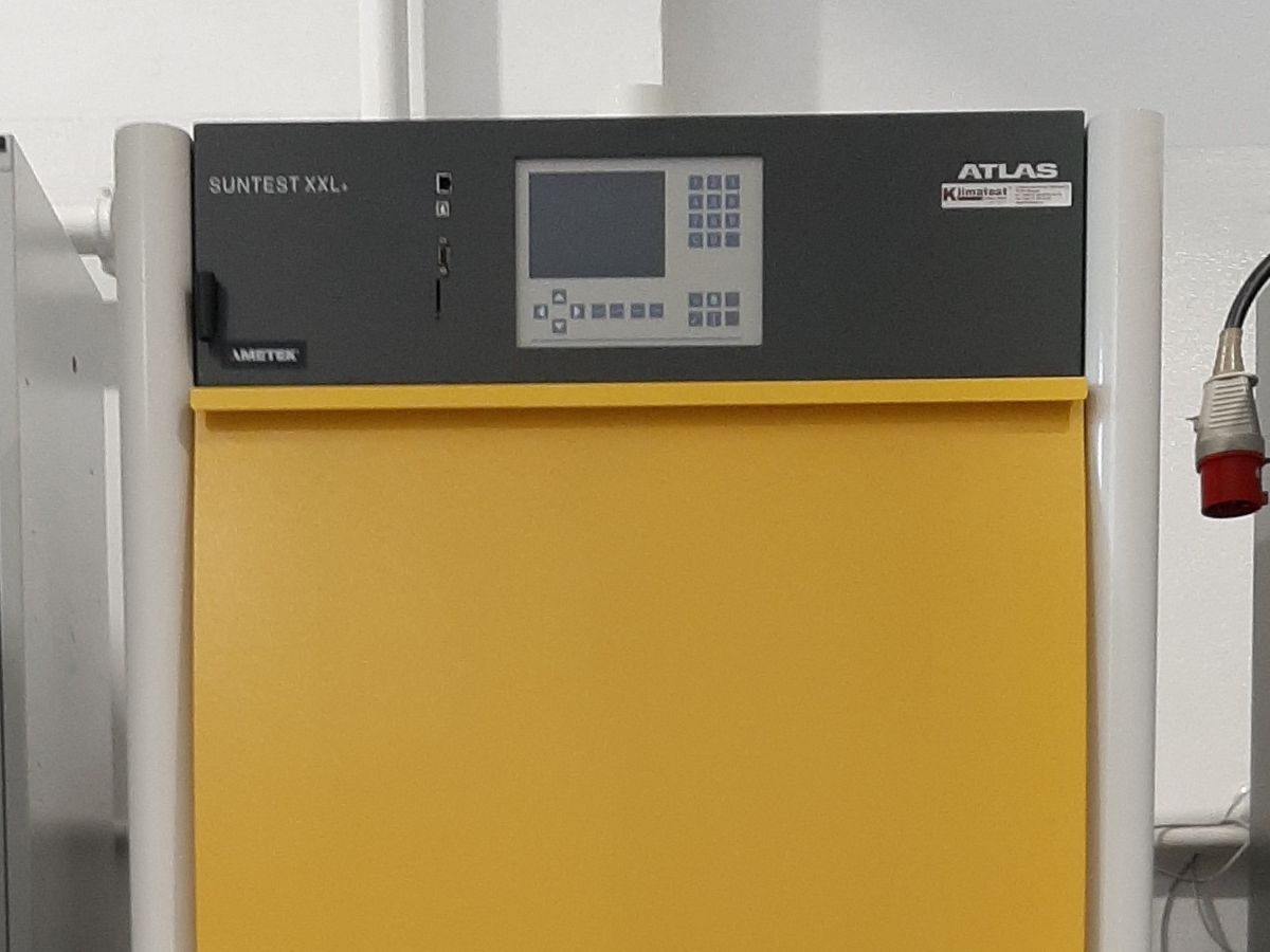 AGING TESTS - LIGHT AND UV RESISTANCE - J.S. Hamilton